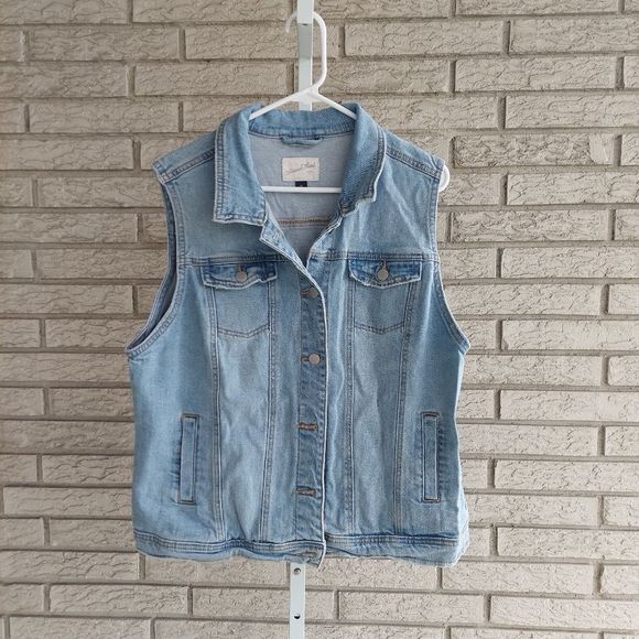 Universal Thread | Jackets & Coats | Universal Thread Light Wash Denim ...